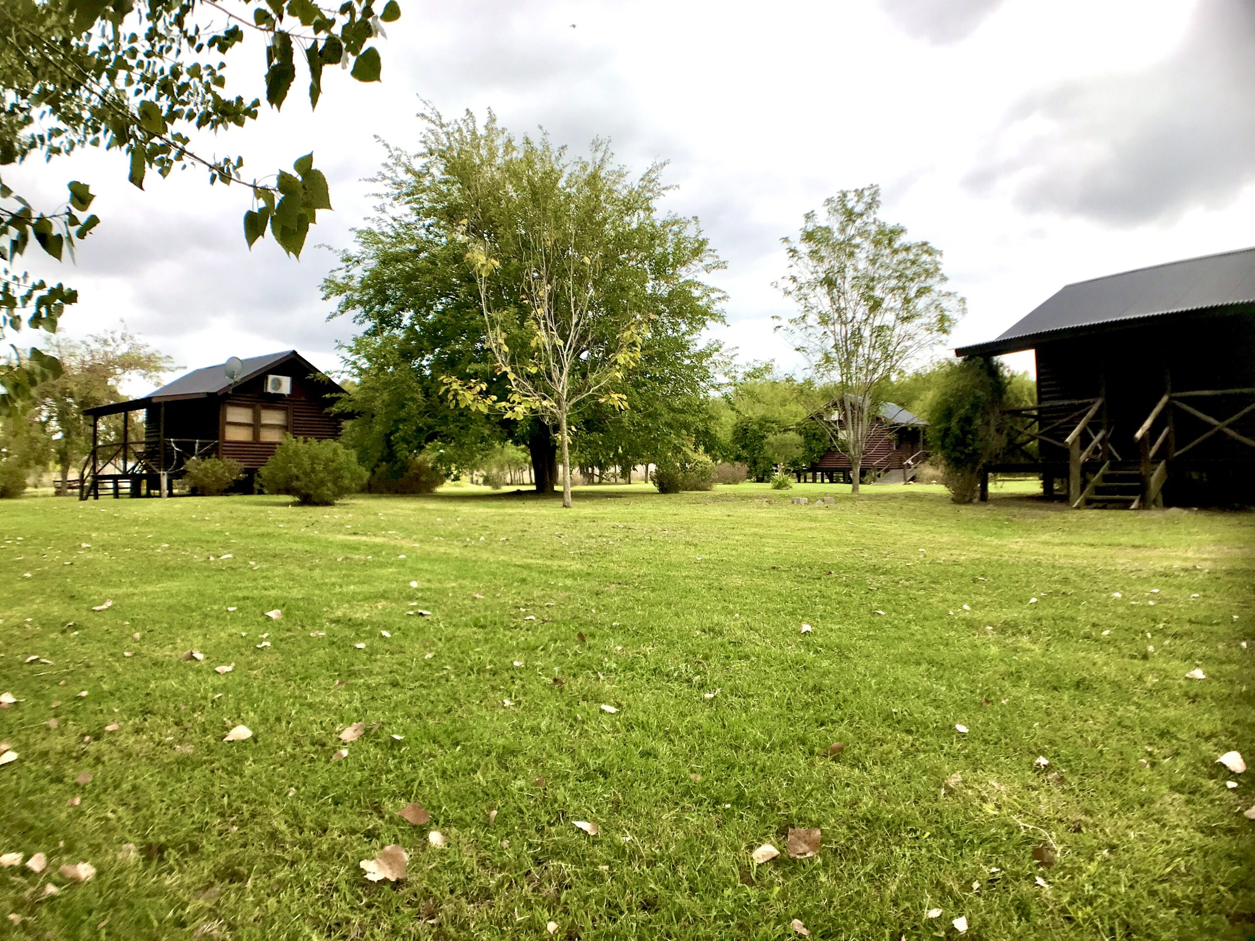 UNICO COMPLEJO DE CABAÑAS SOBRE RUTA EN 1 HECTAREA DE TERRENO ...